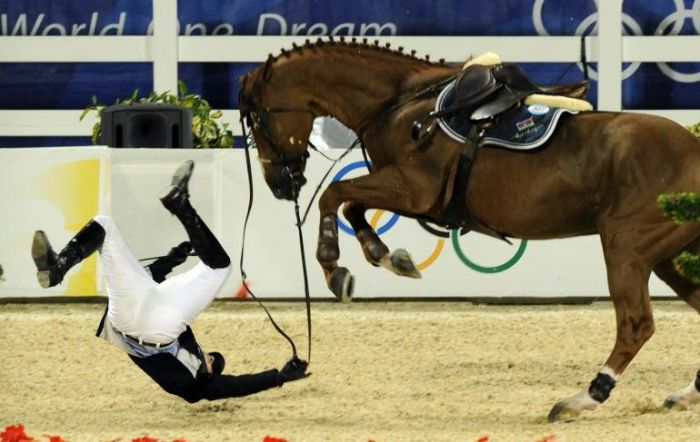 IMPARARE A CADERE SENZA FARSI MALE - Guida del Cavaliere